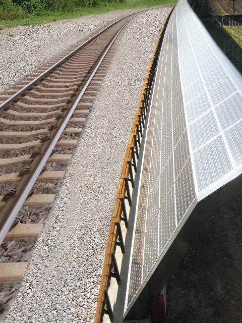 Trackside solar panels could save Network Rail £30m - Heating and ...
