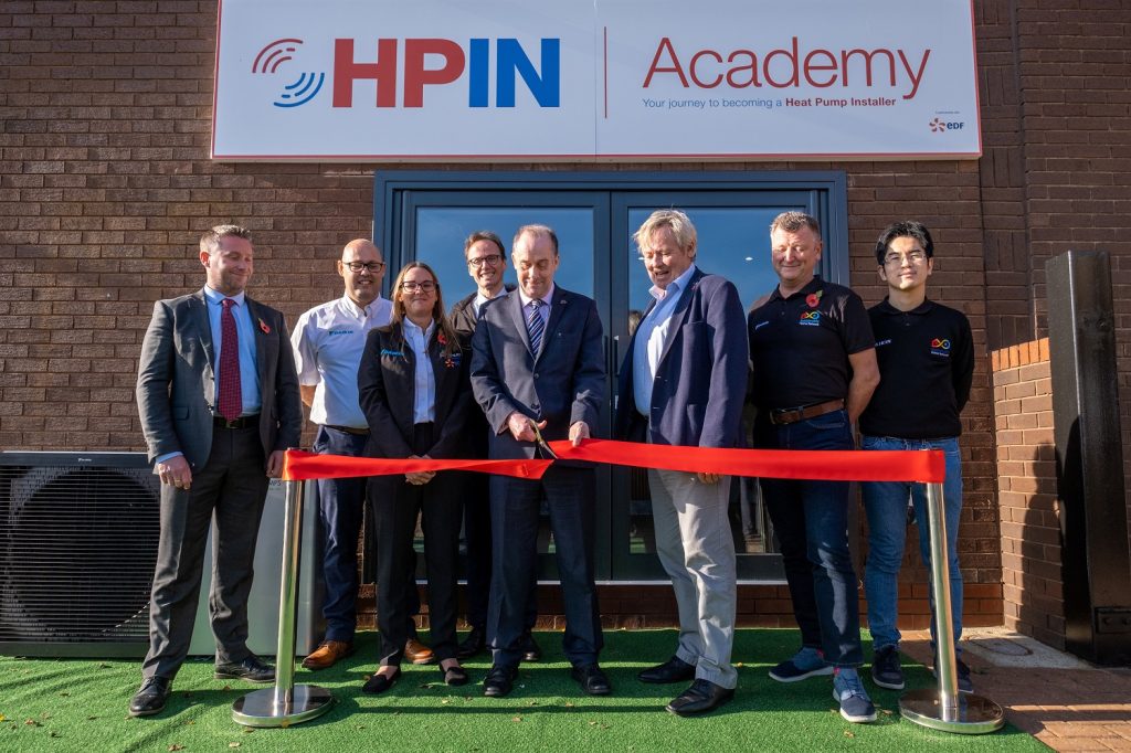 Heat pump and energy suppliers partner for UK Training Academy ...