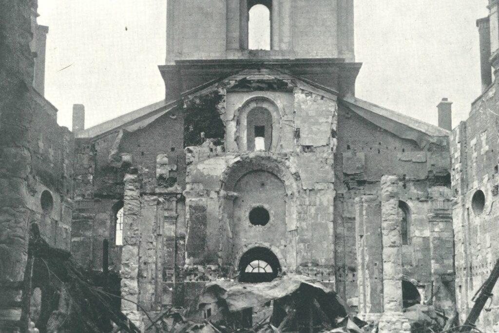 ‘Bombs clattered down on St. George’s-in-the-East - only the sturdy ...
