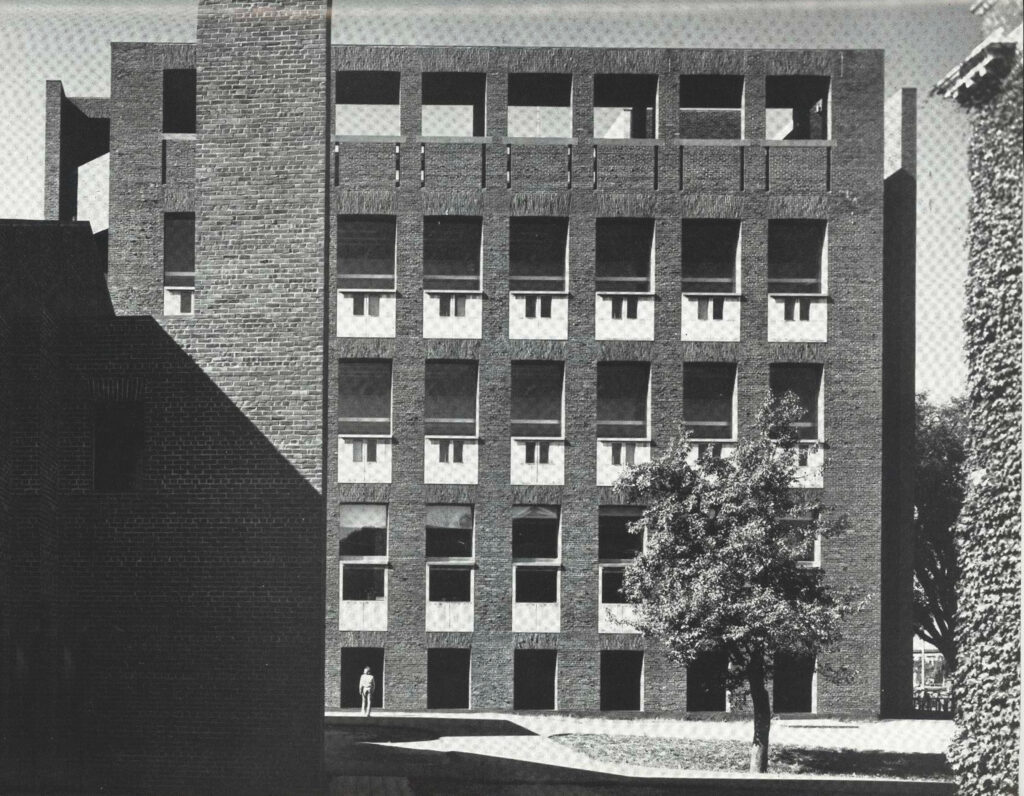 Phillip Exeter library in New Hampshire, USA, by Louis Kahn - The ...