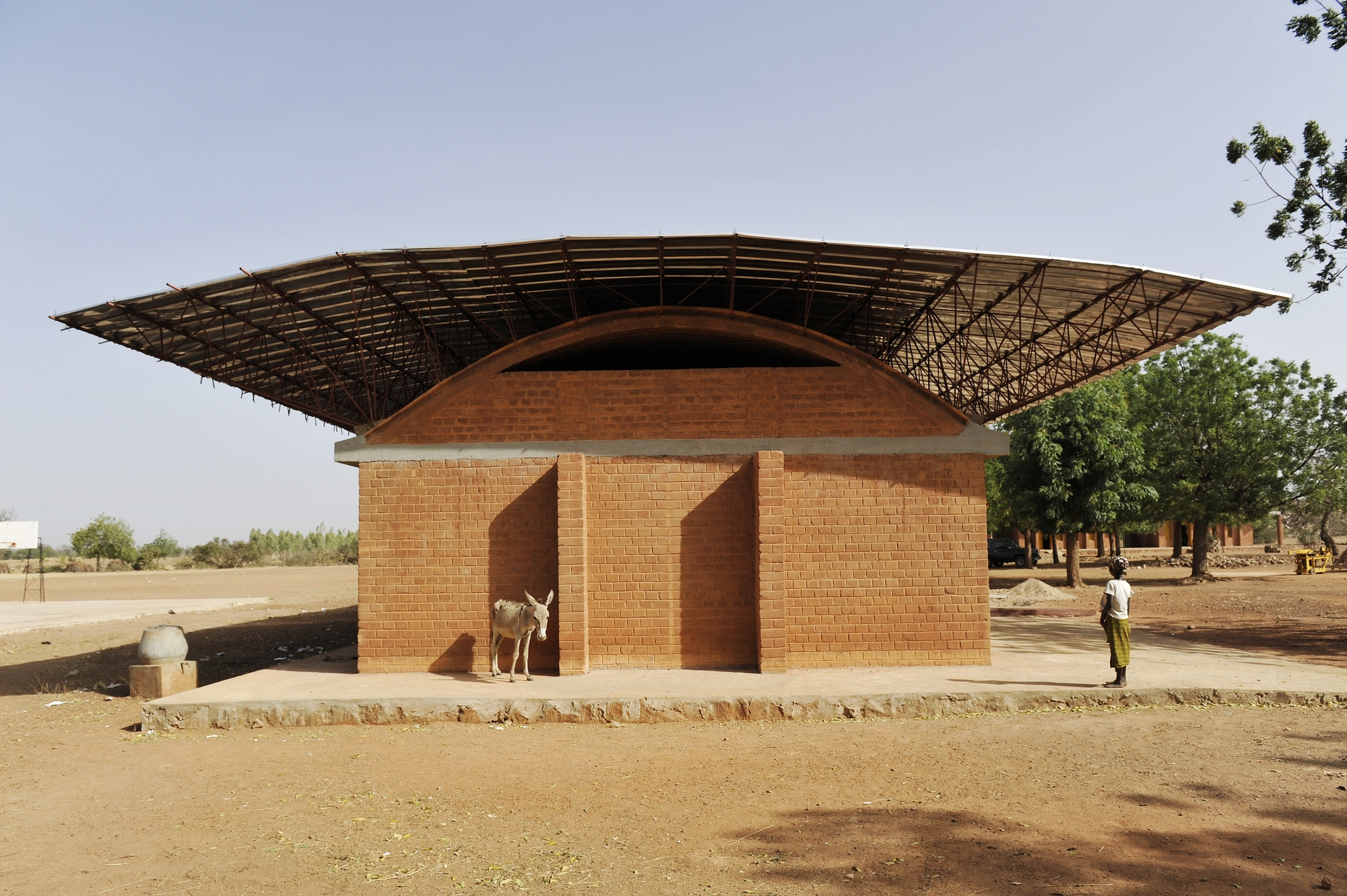 Primary School by Diébédo Francis Kéré, Gando, Burkina Faso - The ...