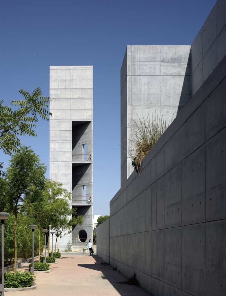 Indian Institute of Management by HCP Design, Ahmedabad, India ...