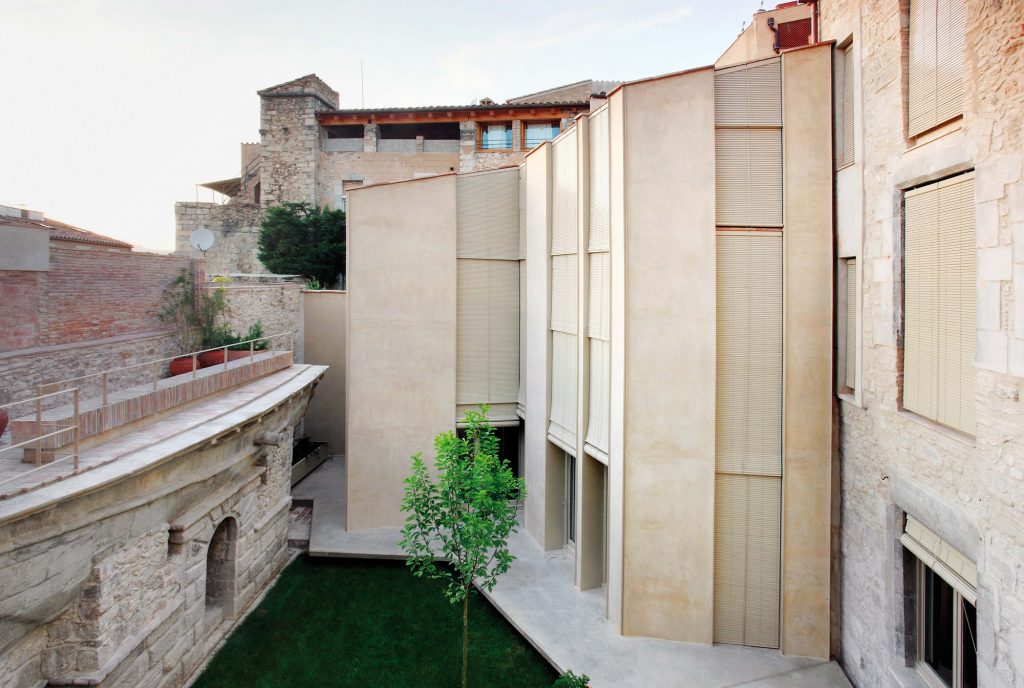 Casa Collage by Bosch Capdeferro Arquitectures, Girona, Northeast Spain ...
