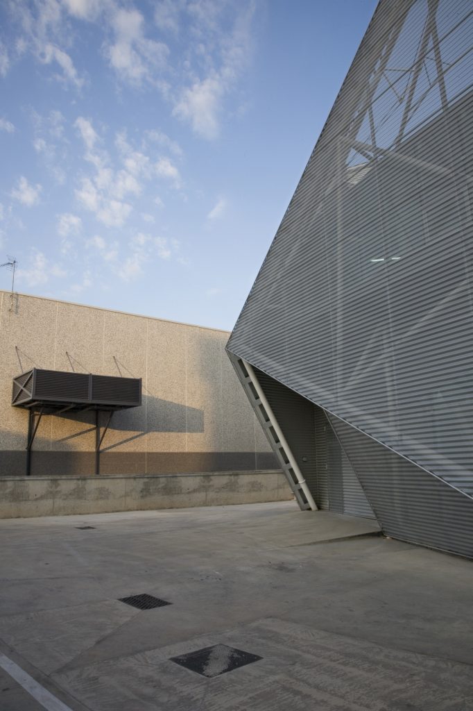 Diagonal 80 Industrial Building by AMID.Cero9, San Agustín del Guadalix ...