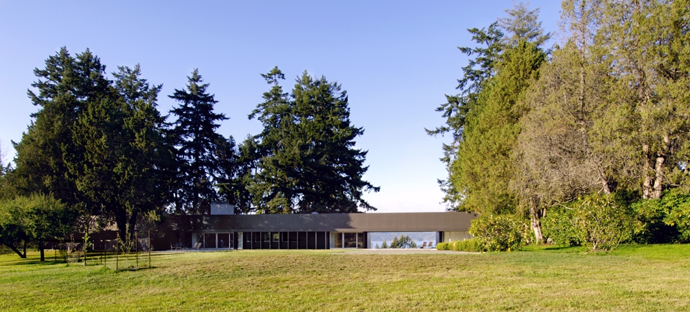 Linear House by Patkau Architects, Salt Spring Island, British Columbia ...