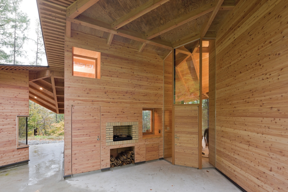 Inbetween House by Koji Tsutsui Architect & Associates, Karuizawa ...