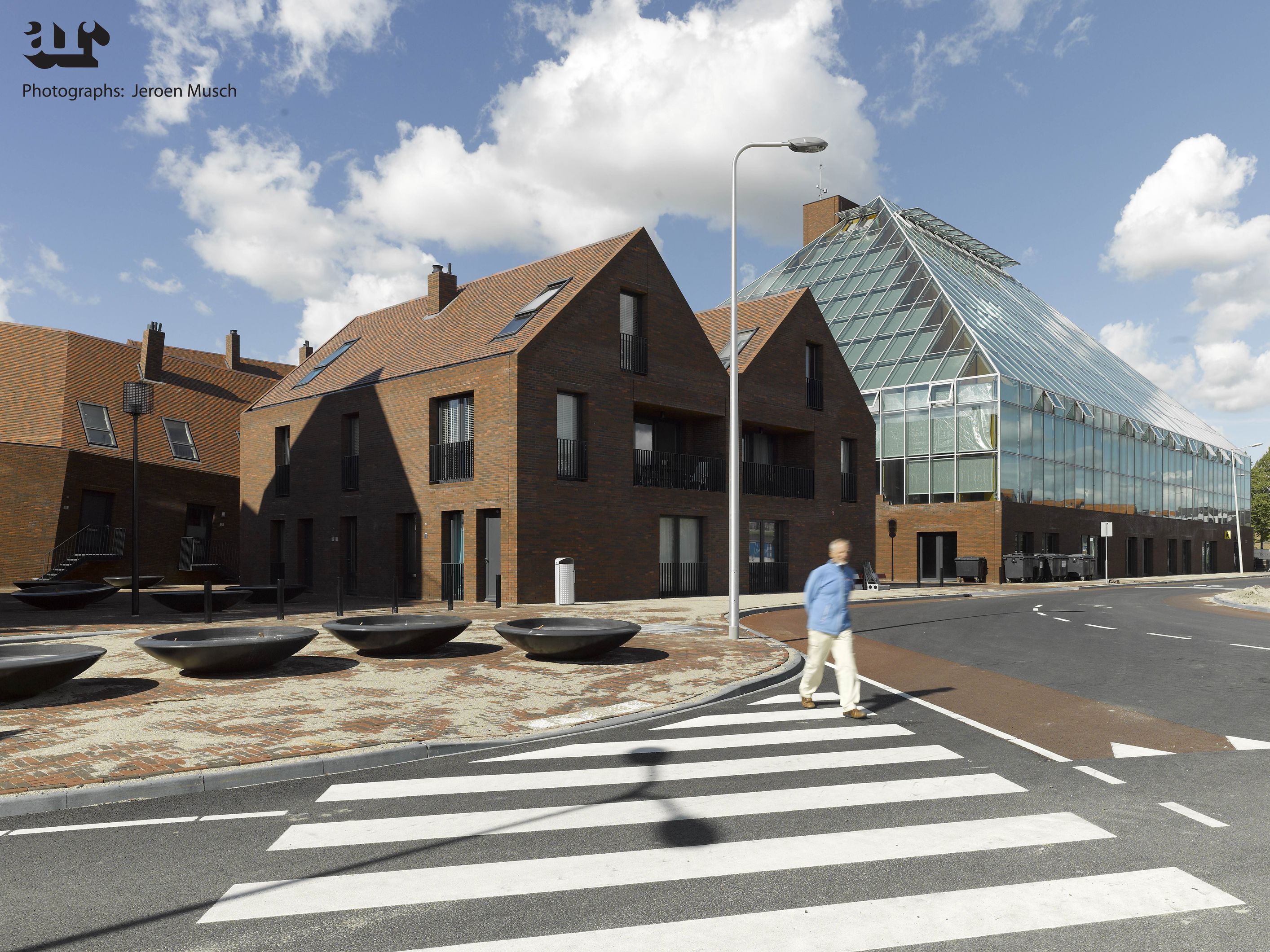 Book Mountain: MVRDV's Library in Spijkenisee, Rotterdam ...