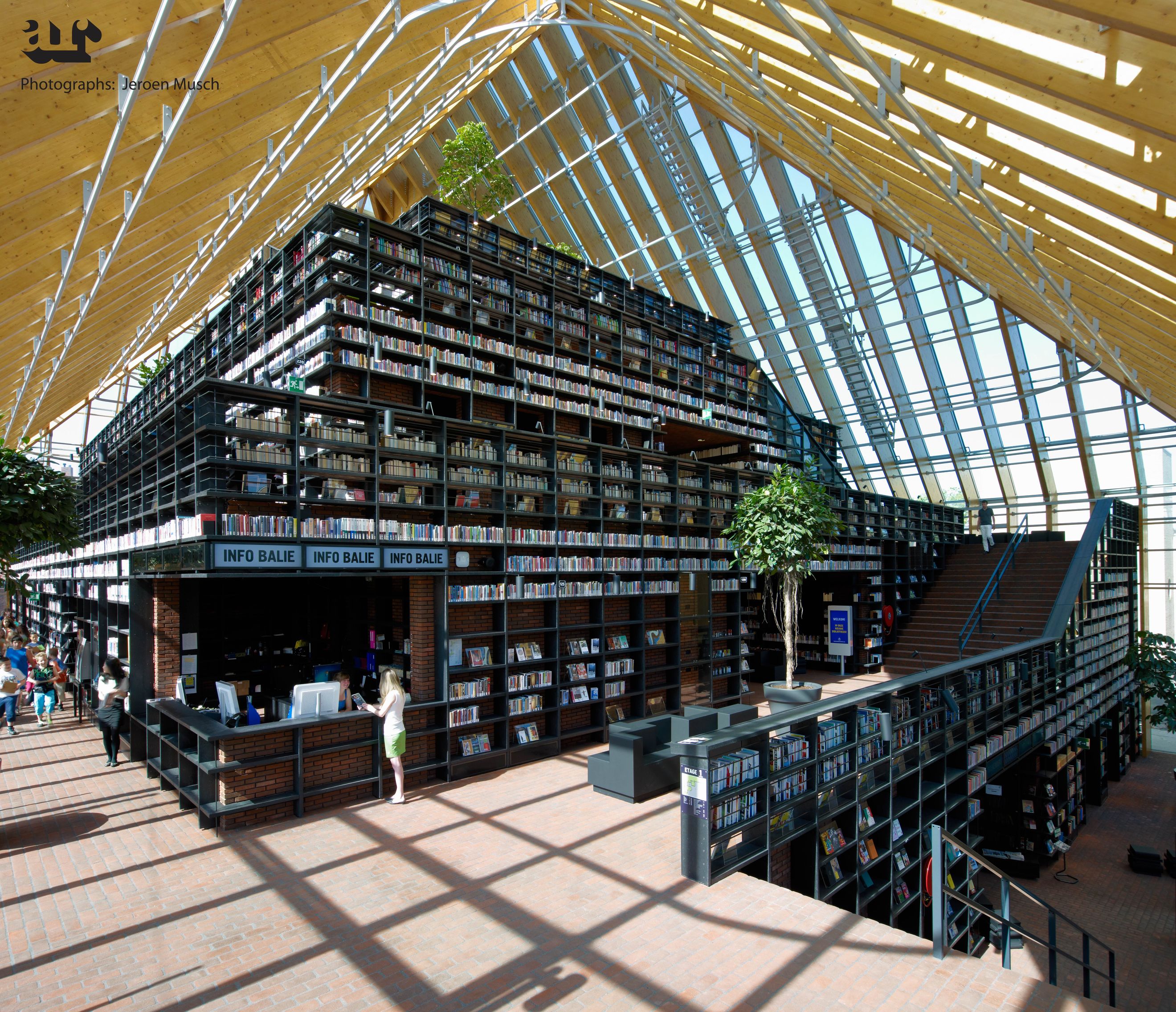 Book Mountain: MVRDV's Library in Spijkenisee, Rotterdam ...