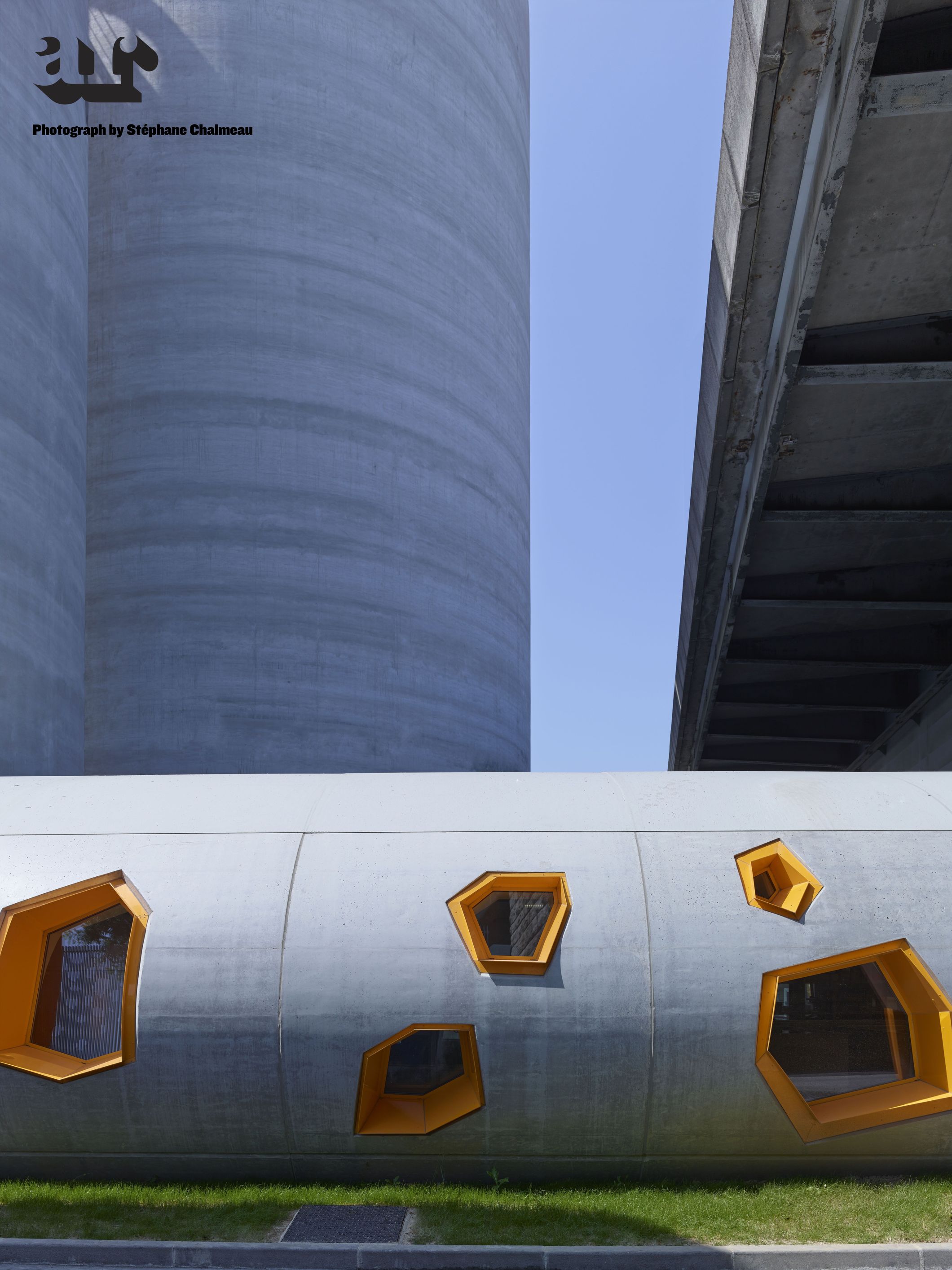 Beton Doux: Concrete Silos in Paris by Vialet Ballus - Architectural Review