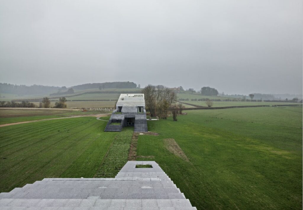 Flint House in Buckinghamshire by Skene Catling de la Peña ...