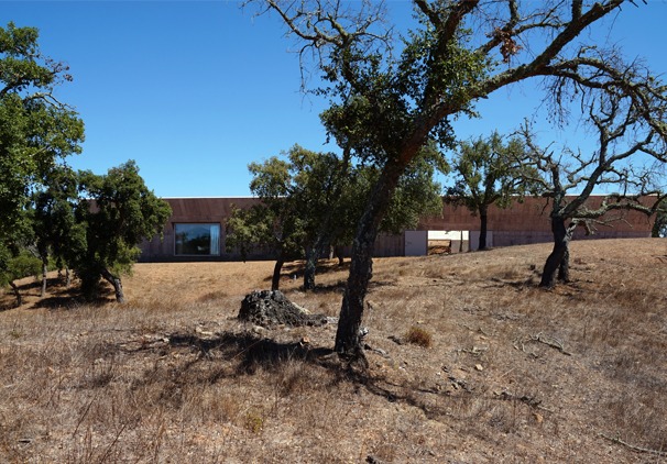 Domus Conclusus: Villa Além in Alentejo, Portugal, by Valerio Olgiati ...