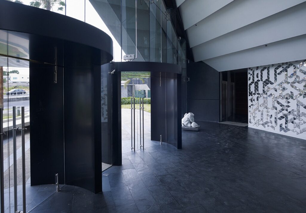 Cube II Tower in Guadalajara, Mexico by Estudio Carme Pinós - The ...