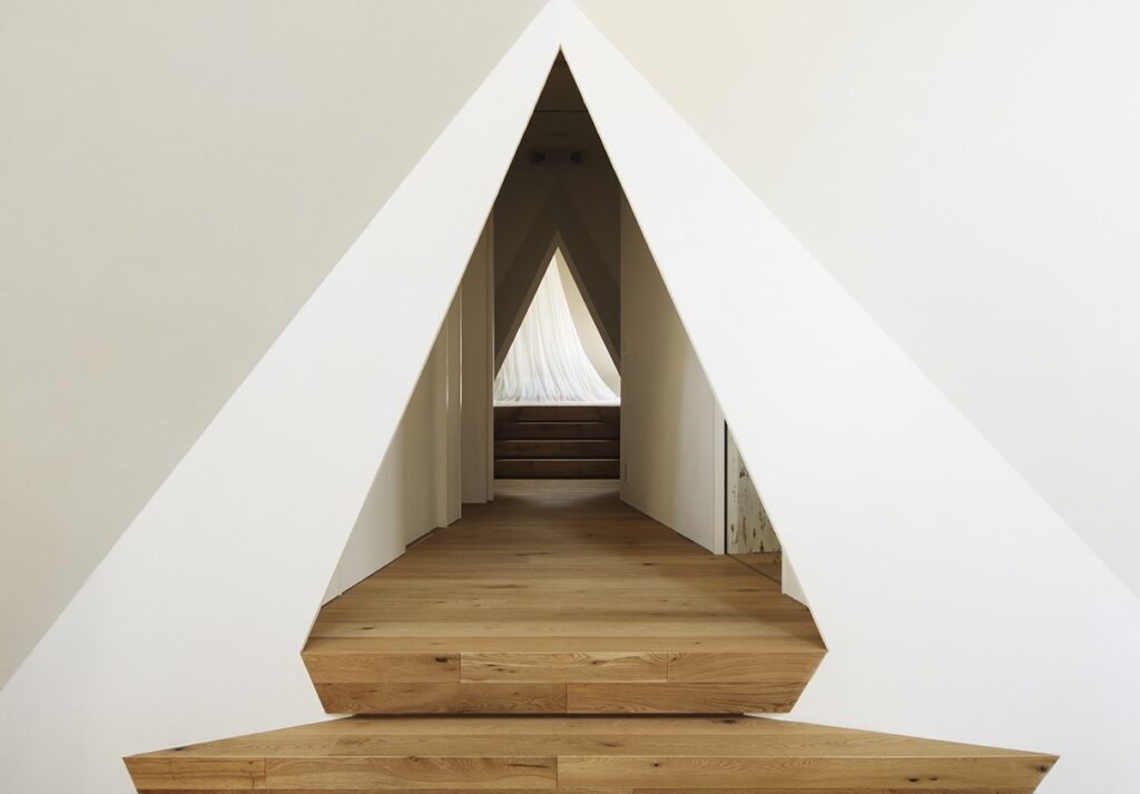Nasu Tepee House in Tochigi, Japan by Hiroshi Nakamura & NAP Architects ...
