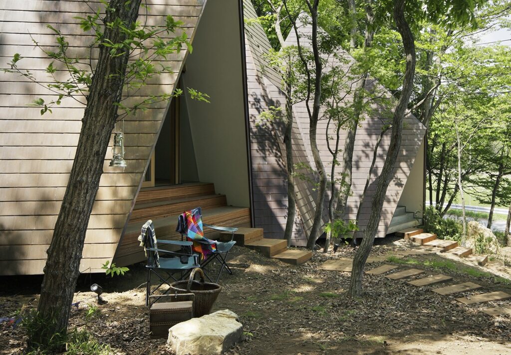Nasu Tepee House in Tochigi, Japan by Hiroshi Nakamura & NAP Architects ...