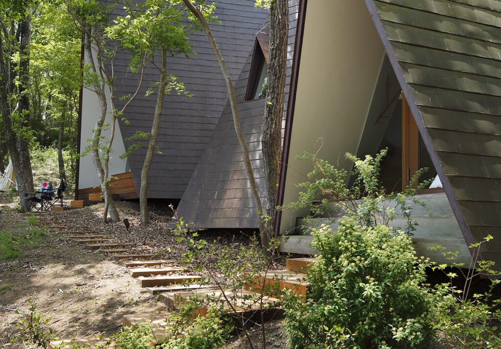 Nasu Tepee House in Tochigi, Japan by Hiroshi Nakamura & NAP Architects ...