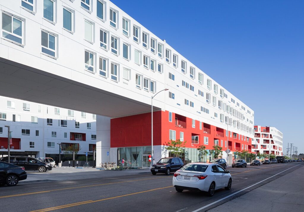 One Santa Fe housing in Los Angeles by Michael Maltzan