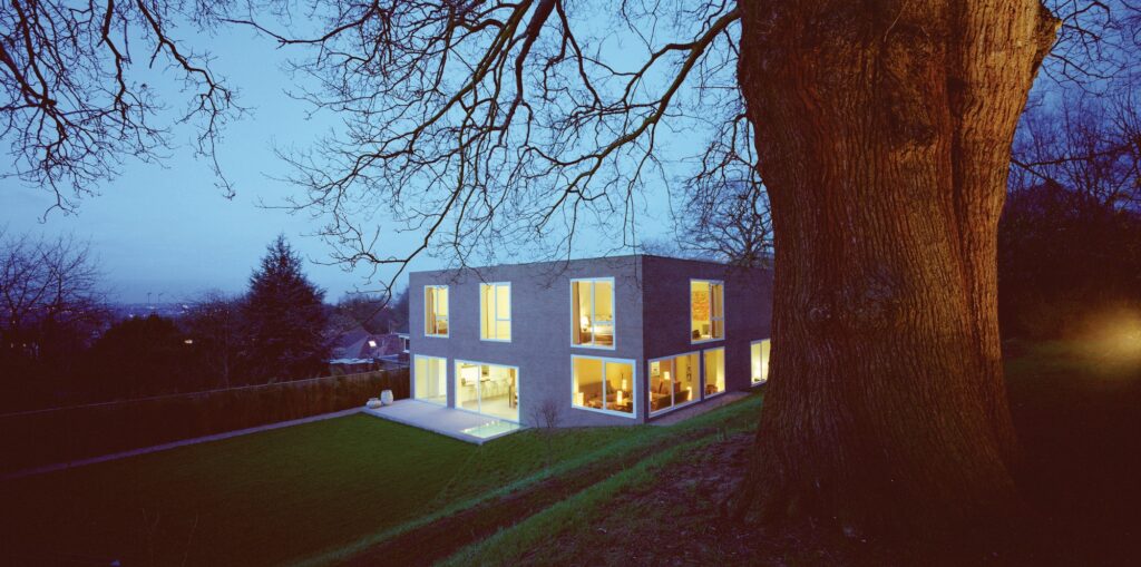 Paradise Lost: Jonathan Woolf's Lost Villa in Nairobi, Kenya ...