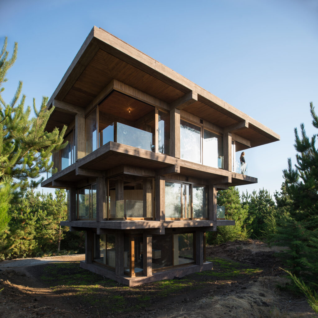 Upend the pyramid: Nida house in Navidad by Pezo von Ellrichshausen ...