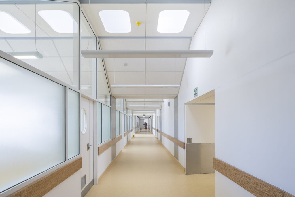 Code yellow: Vredenburg Hospital in South Africa by Wolff Architects ...