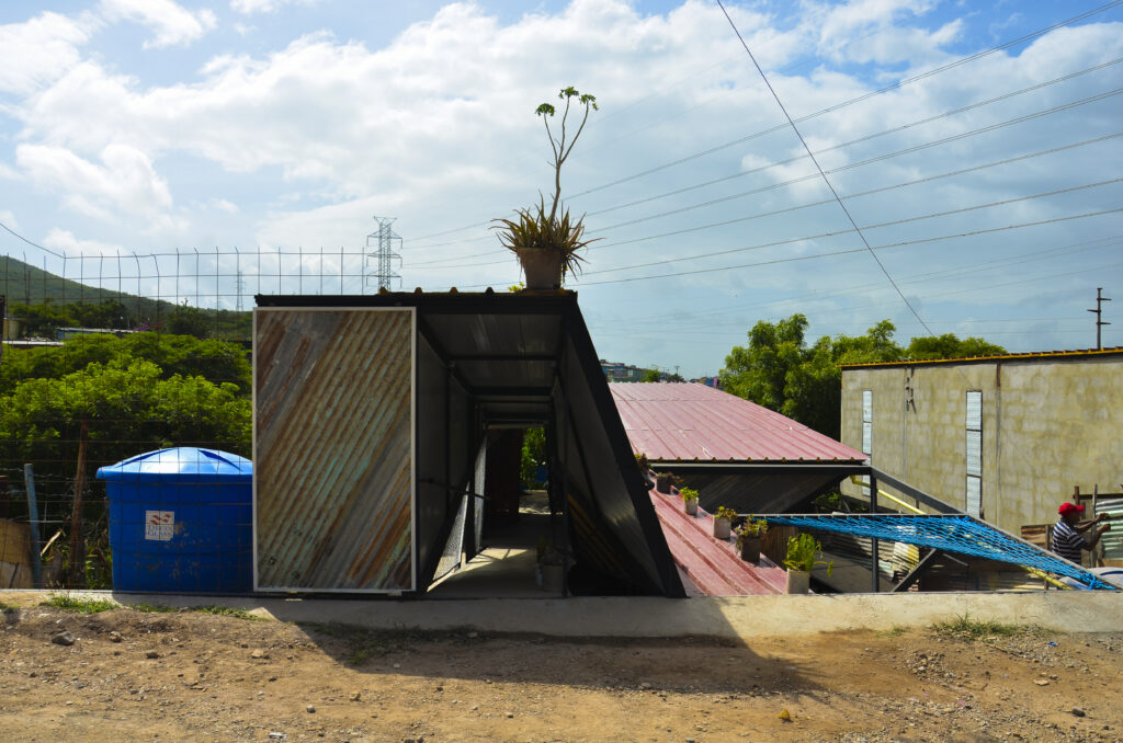 Roof without walls: Gyroscopic House in Venezuela by Lab.Pro.Fab ...