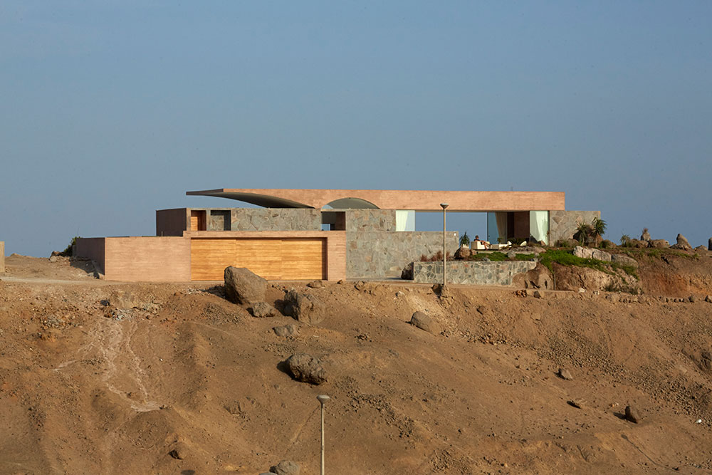 Ancón House, Ancón, Peru by Barclay & Crousse Architecture ...