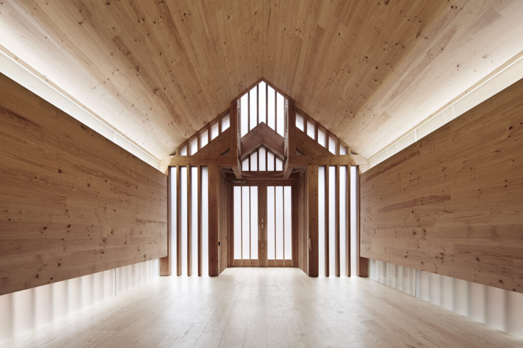Memorial service: Belarusian Memorial Chapel in London by Spheron ...