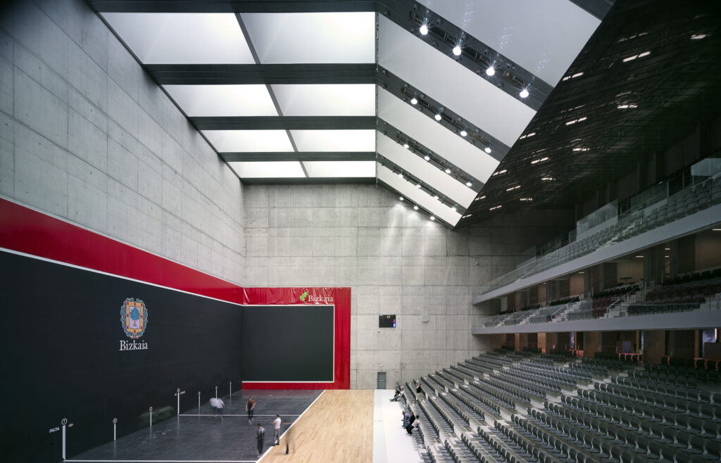 Court circular: Frontón Bizkaia handball courts in Bilbao, Spain by ...