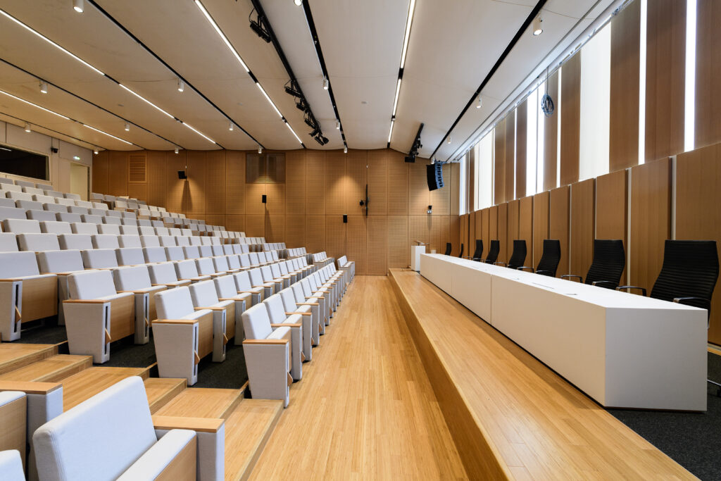 Stack effect: Tribunal de Paris in France by Renzo Piano Building ...
