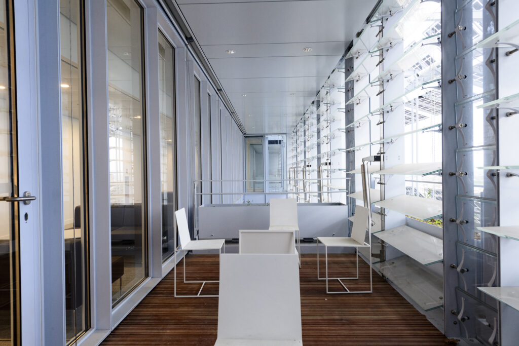 Stack effect: Tribunal de Paris in France by Renzo Piano Building ...