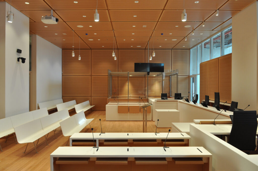 Stack effect: Tribunal de Paris in France by Renzo Piano Building ...