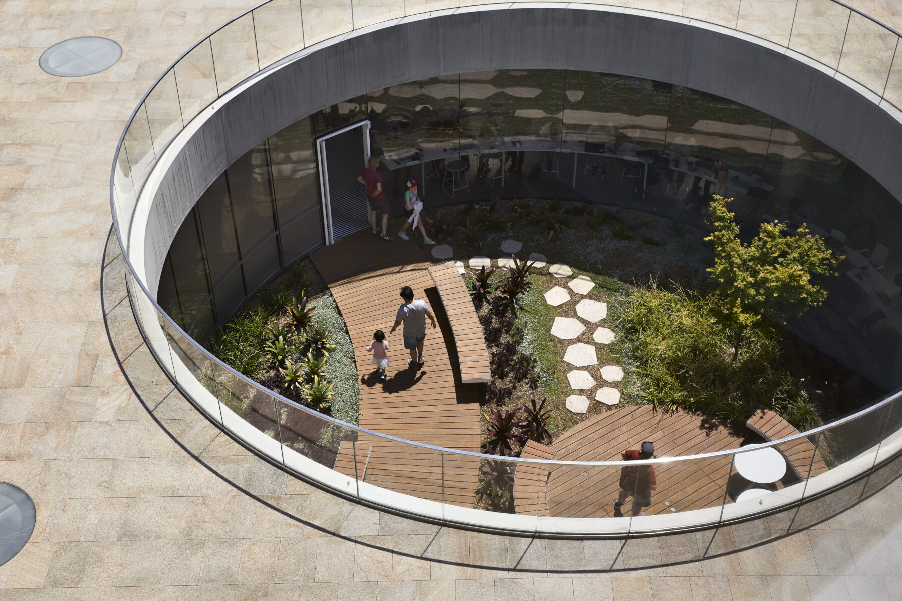 circle in square architecture