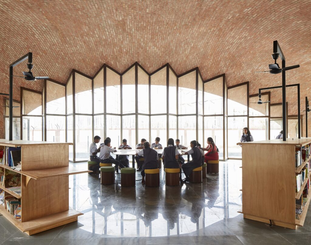 All in the mound: Maya Somaiya Library in Kopargaon, India, by Sameep ...