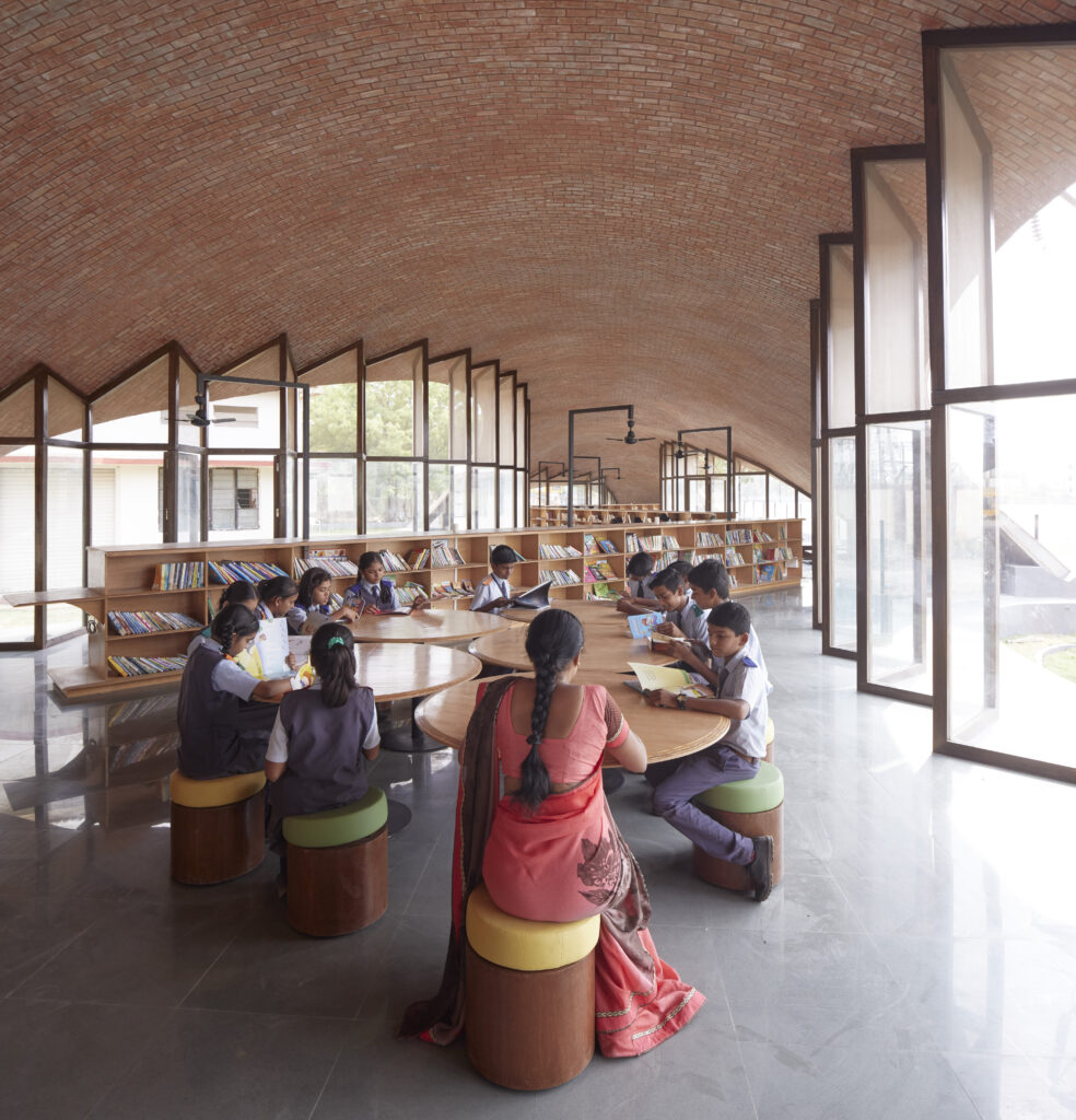 All in the mound: Maya Somaiya Library in Kopargaon, India, by Sameep ...