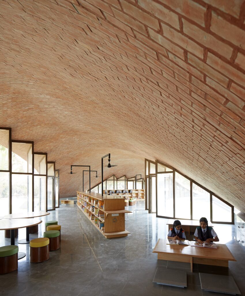 All in the mound: Maya Somaiya Library in Kopargaon, India, by Sameep ...
