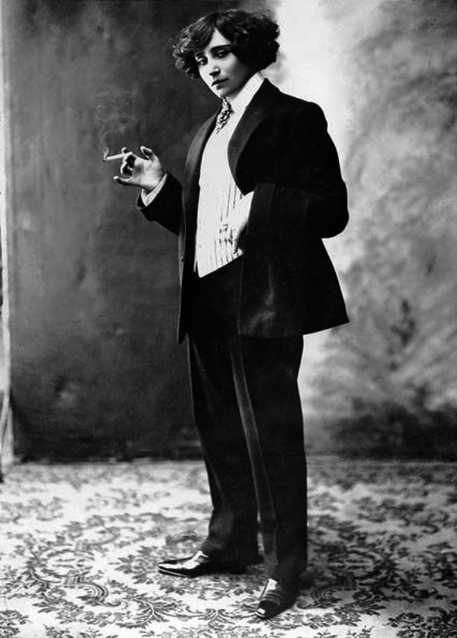 Stepping out: the flâneuse claims the city for herself - The ...