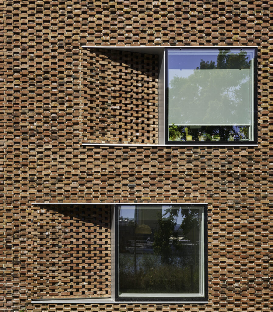 Peripheral vision: La Dunette sheltered housing, Huningue, France by ...