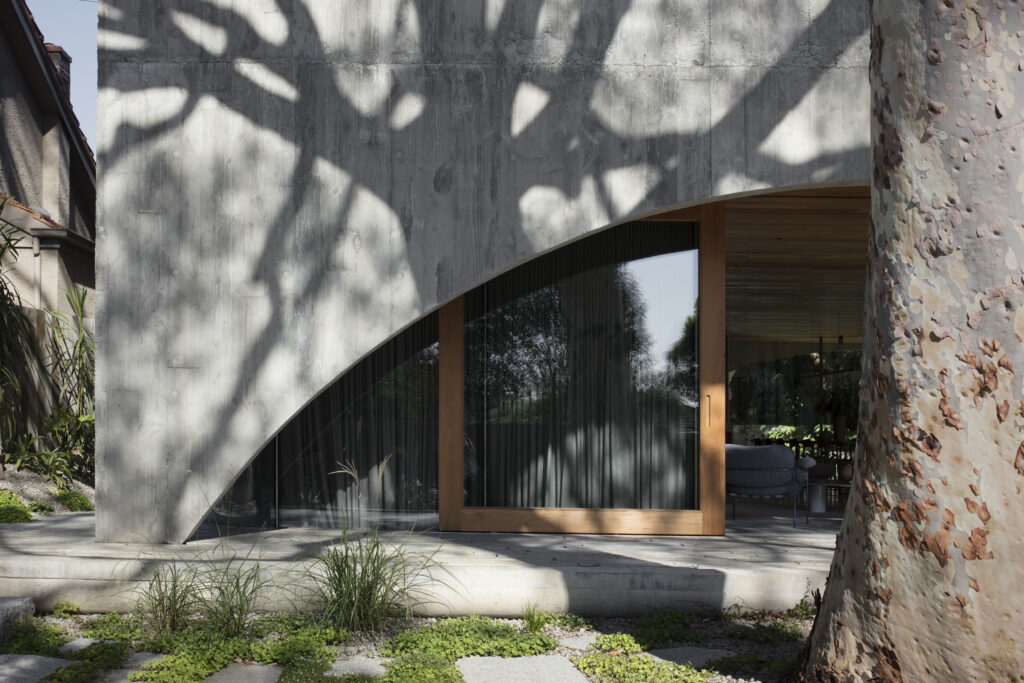 Shadow play: Hawthorn House, Victoria, Australia, by Edition Office ...