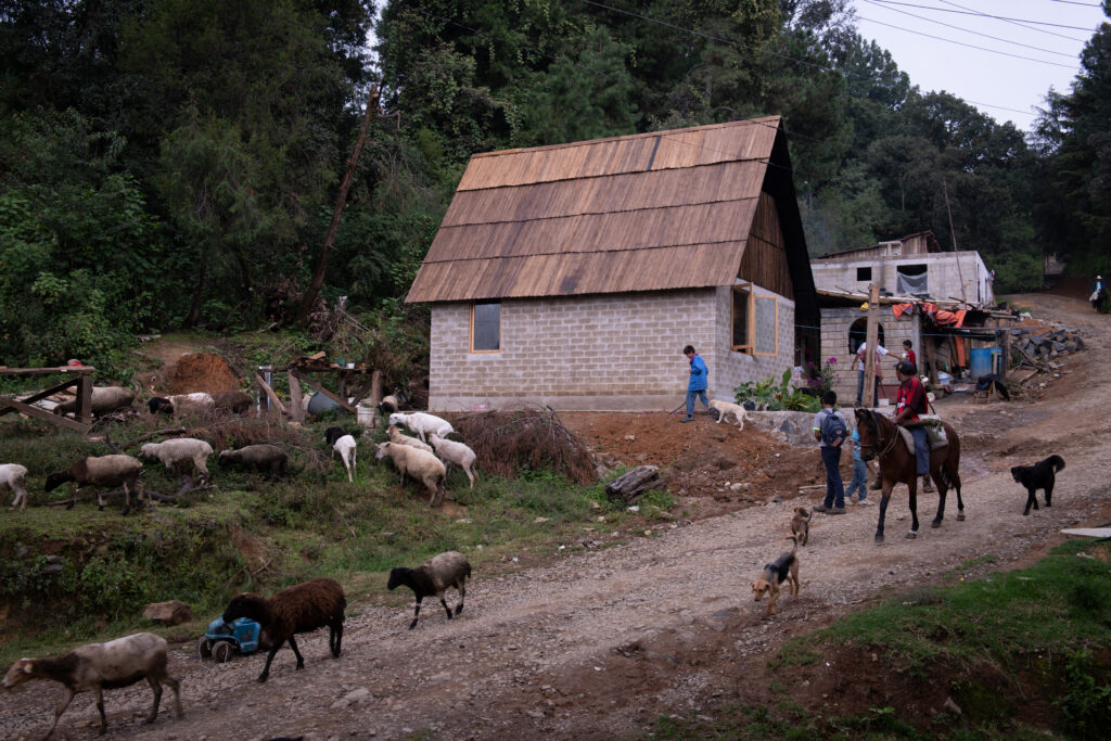 Rural housing in Ocuilan, Estado de México by Rozana Montiel - The ...