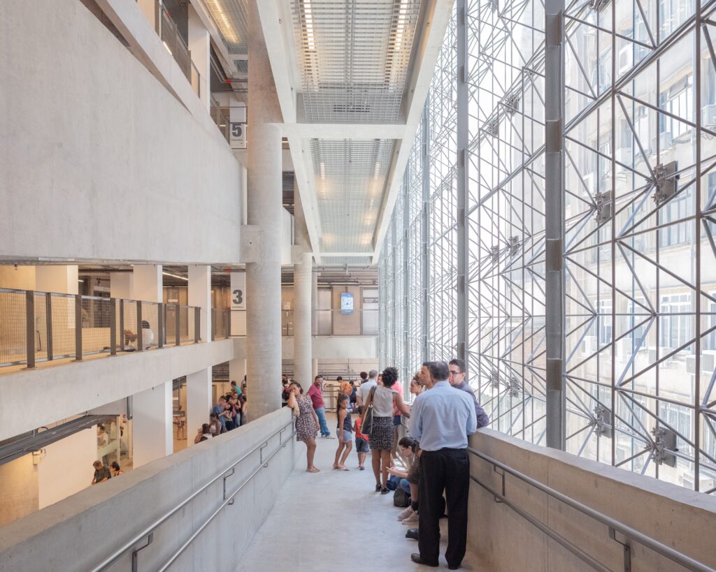 Social climber: SESC 24 de Maio cultural centre in São Paulo, Brazil by ...