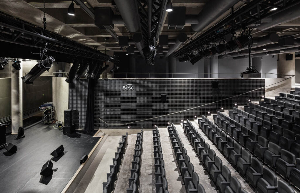 Social climber: SESC 24 de Maio cultural centre in São Paulo, Brazil by ...