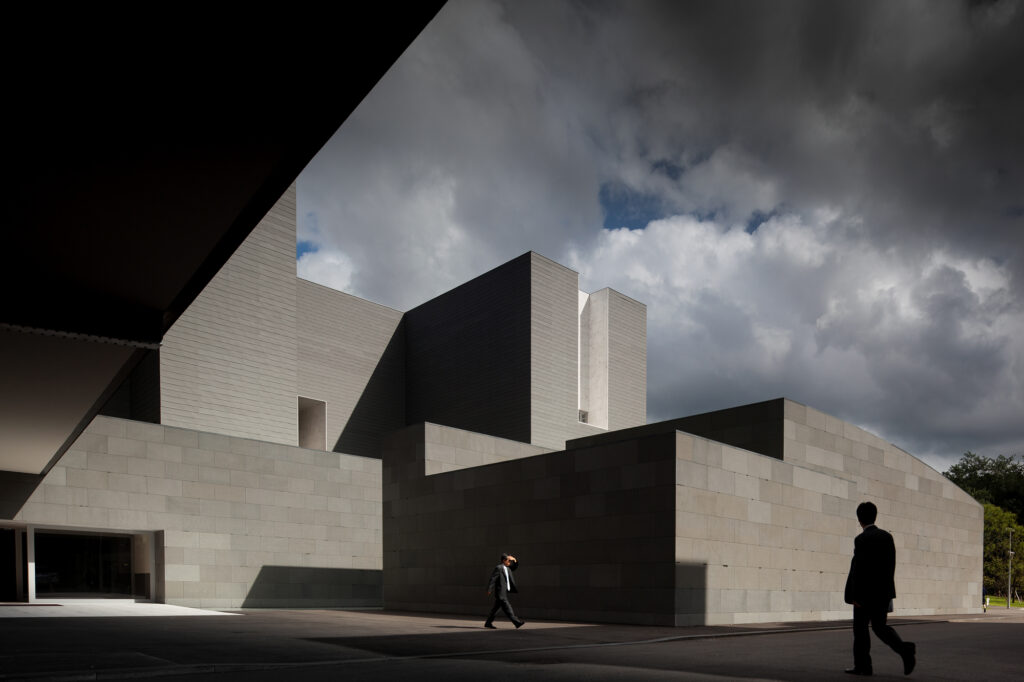 Amore Pacific Campus by Álvaro Siza, Carlos Castanheira and Kim Jong ...