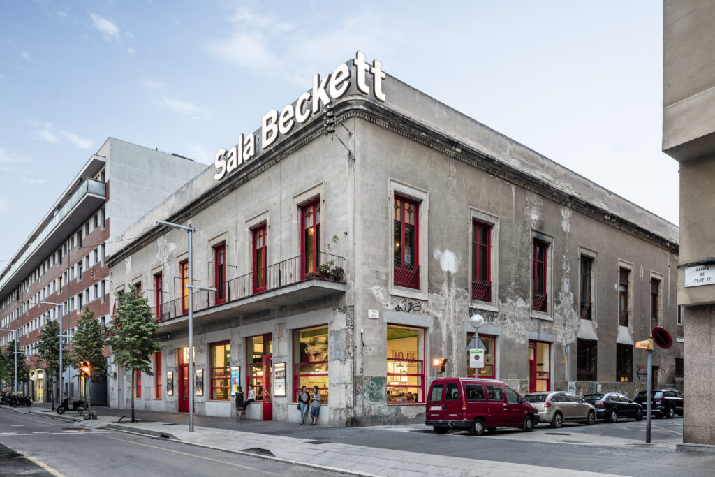 Circle of life: Flores & Prats’ Sala Beckett theatre in Barcelona ...