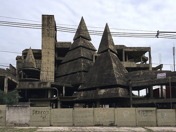 Retrospective: Jenaro Pindú - Architectural Review