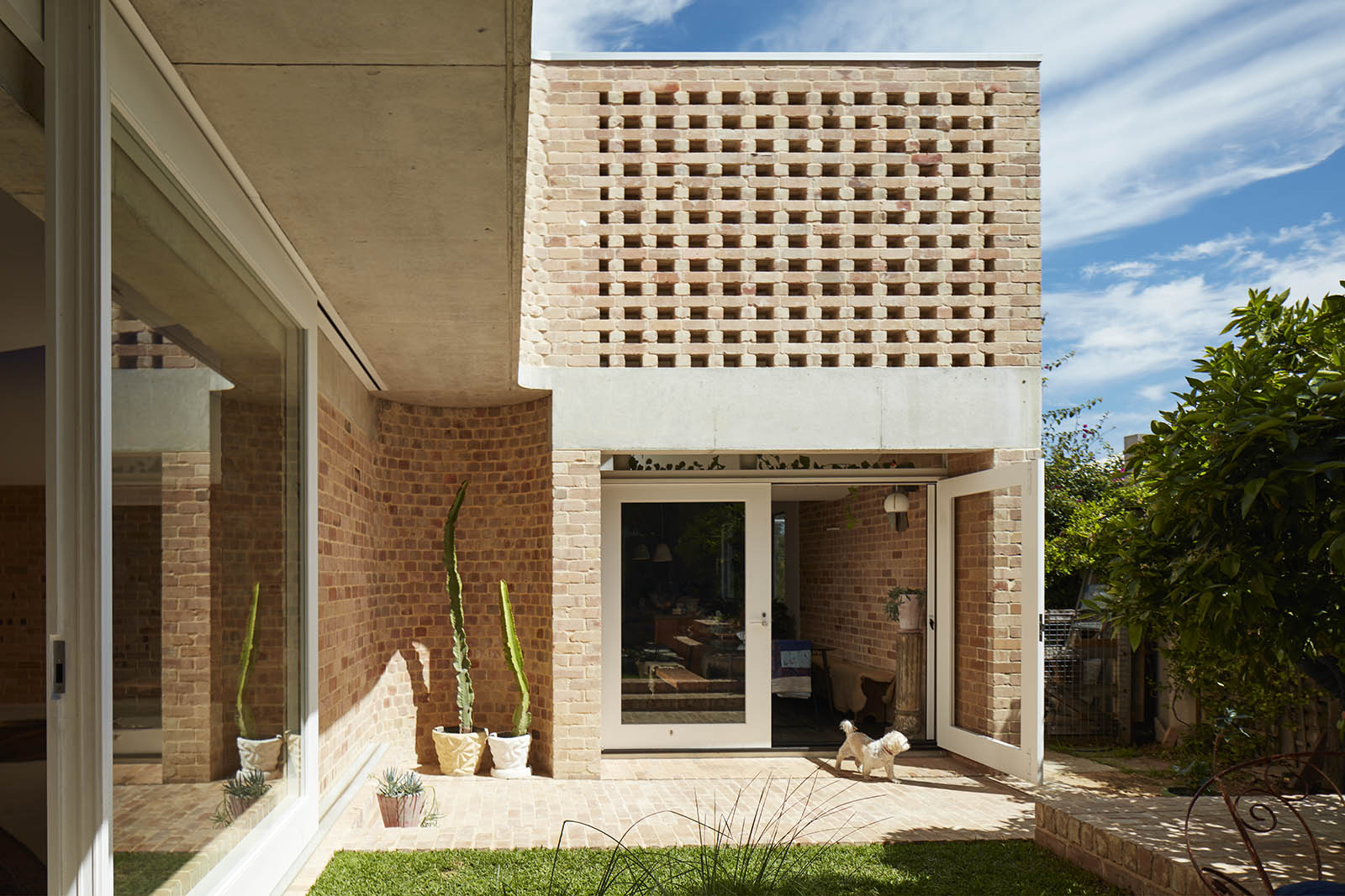 Beaconsfield House in Perth, Australia by Simon Pendal Architect ...