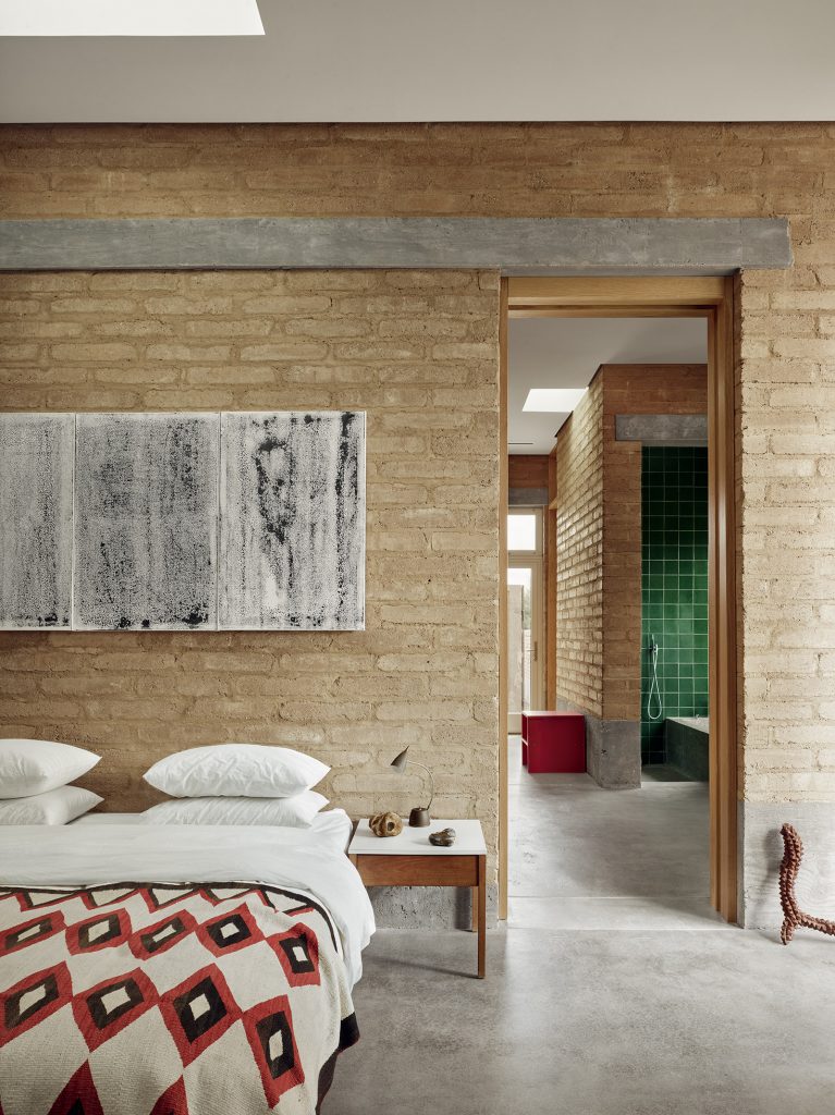 Marfa Suite in Texas, USA by Dust Architecture - Architectural Review