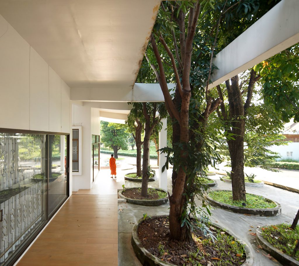 Walk / House in Phetchabun, Thailand by Ekar Architects - Architectural ...