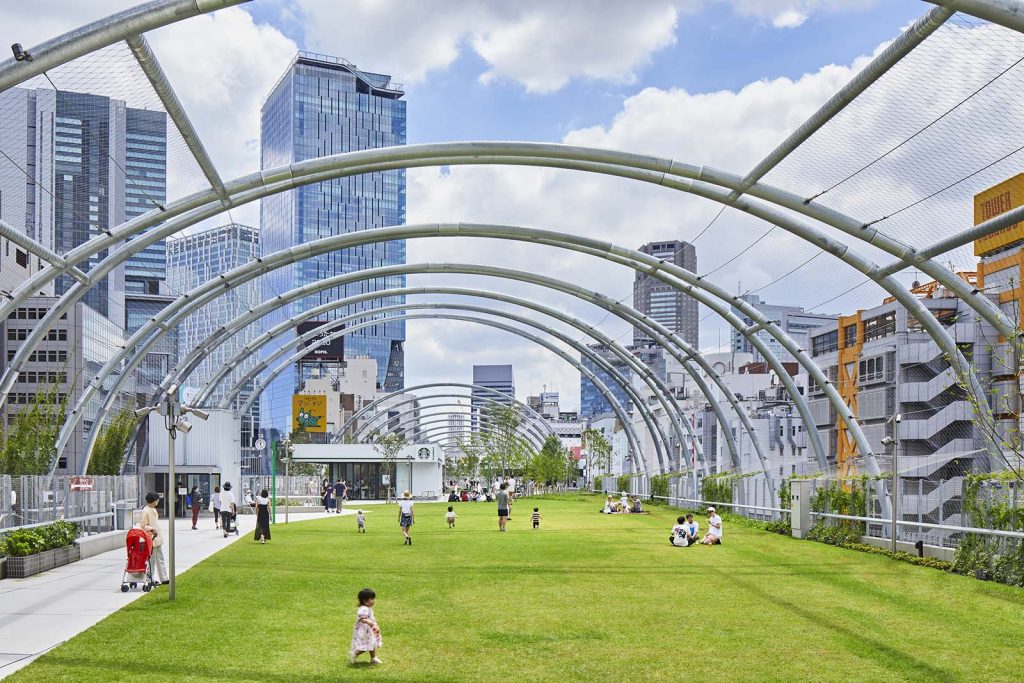 Miyashita Park in Tokyo, Japan by Nikken Sekkei and Takenaka ...