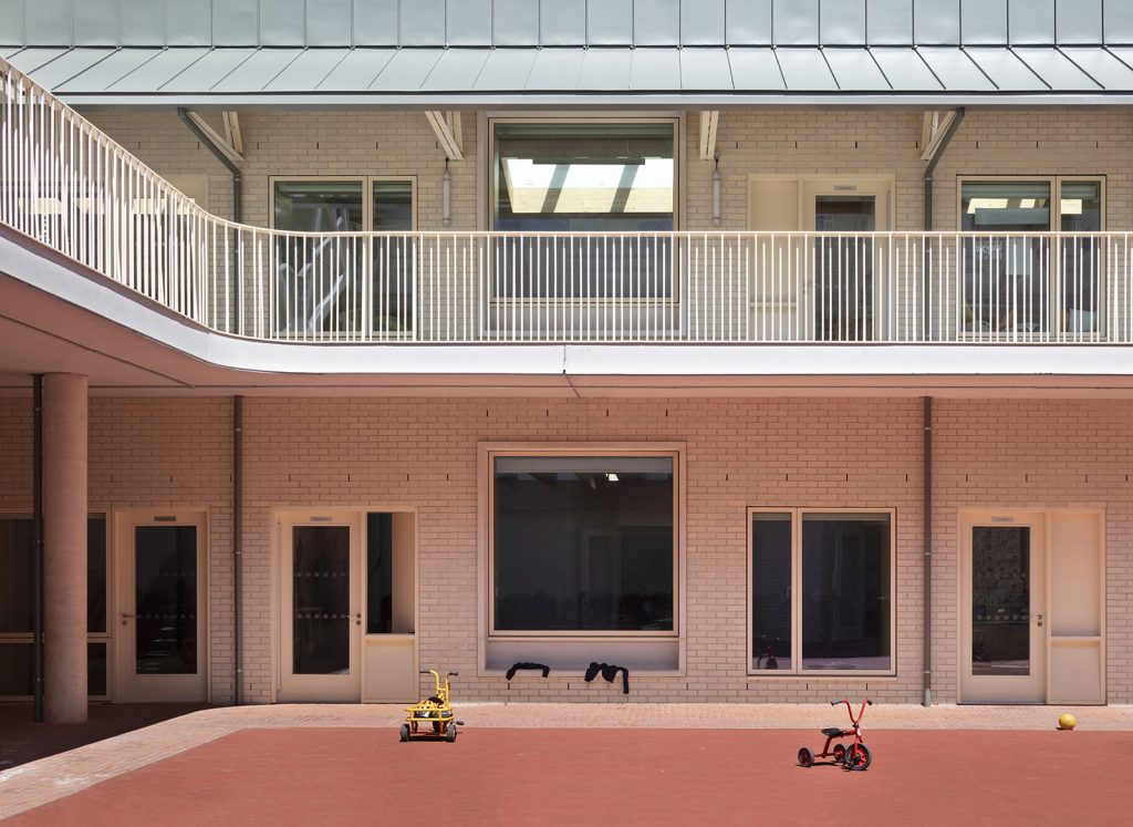 Hackney New Primary School in London, UK by Henley Halebrown ...