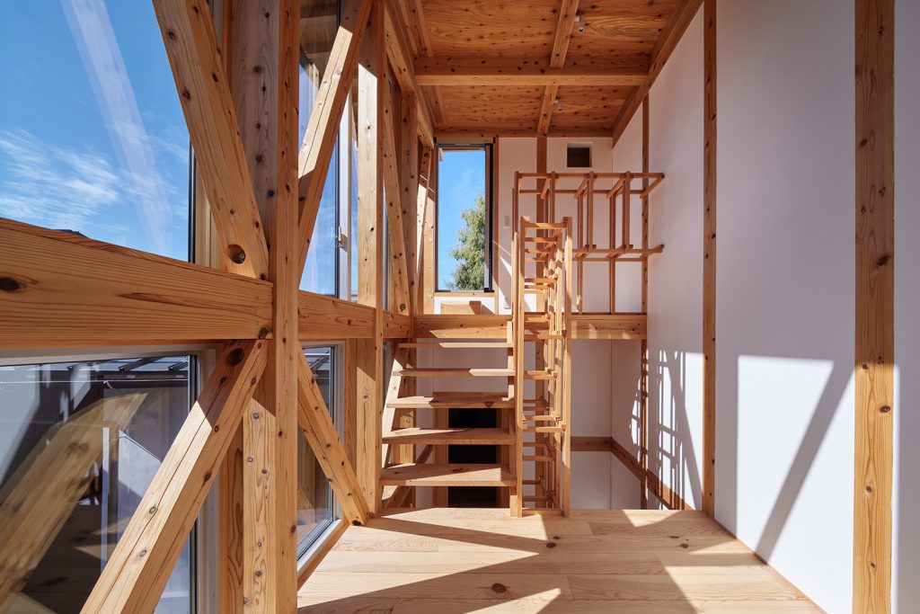 Earthen storehouse and extension in Gifu, Japan by Sawadee ...