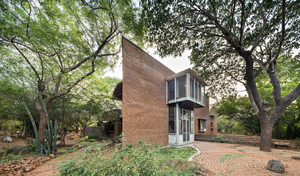 Revisit: Wall House in Auroville, India by Anupama Kundoo ...
